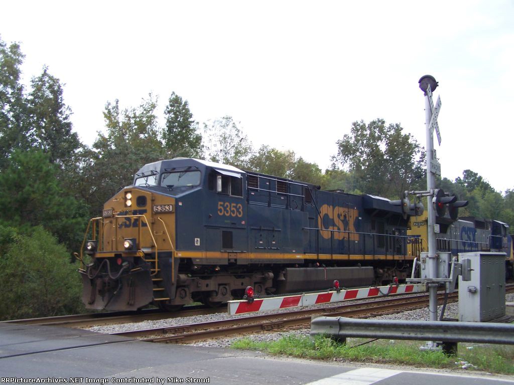 CSX 5353, CSX 7917 passing thru
